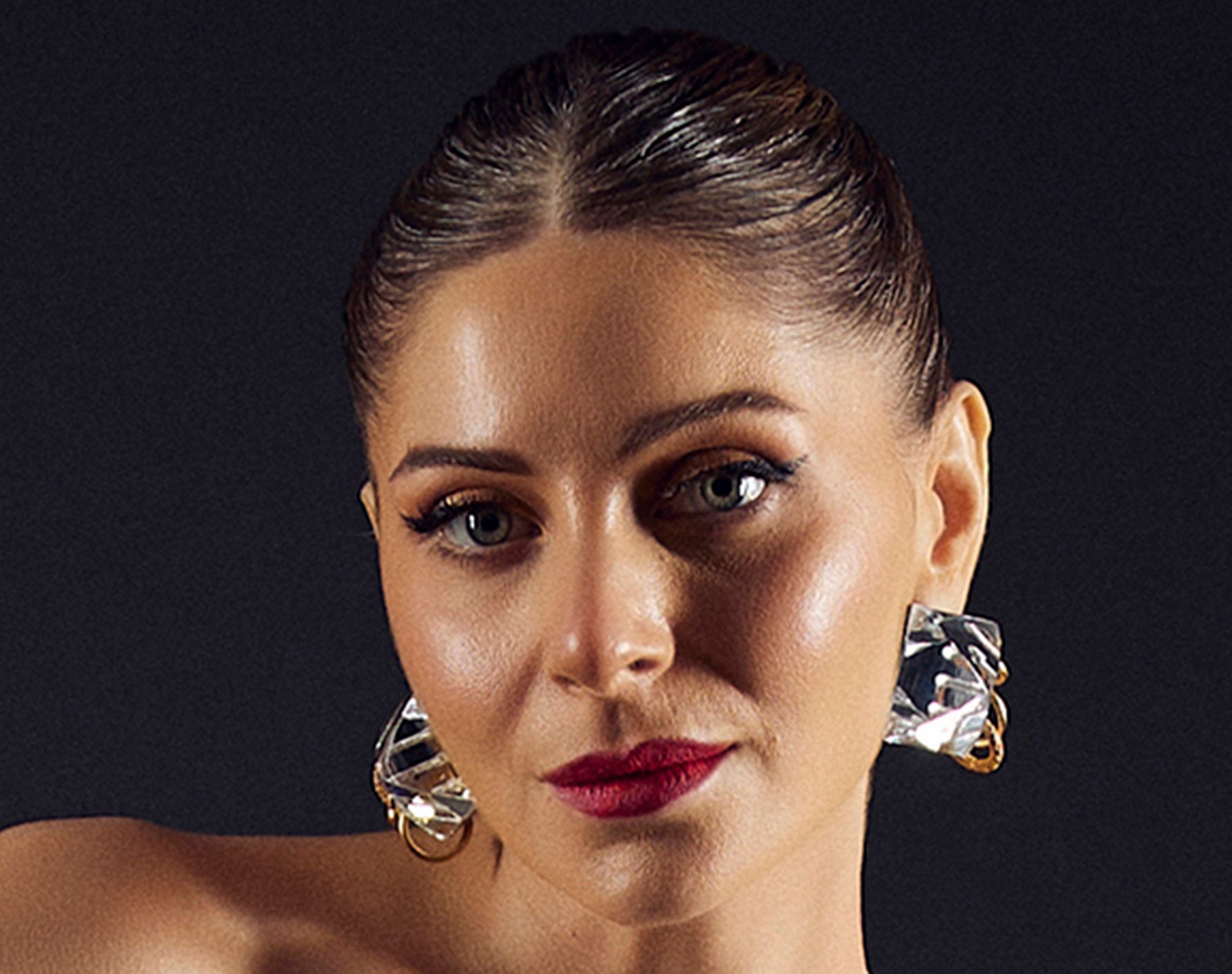 Kanika Kapoor Teams Up With Lade and Alpha P On “Chaap Tilak” | Album Talks